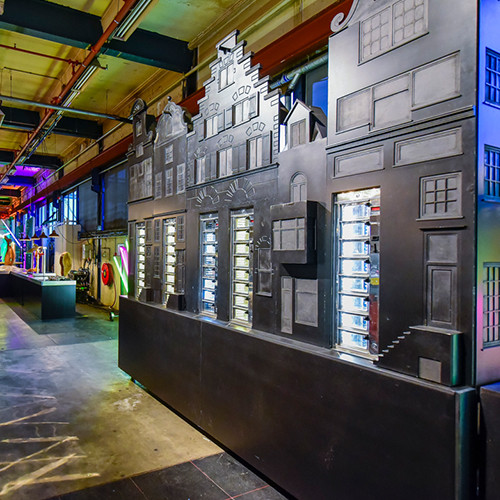 Gevel Amsterdamse snackmuur groot - Héman horecaverhuur