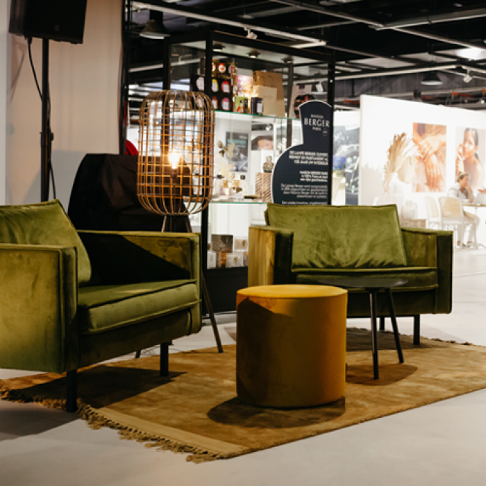 Home - Poef, yellow velvet - Héman horecaverhuur